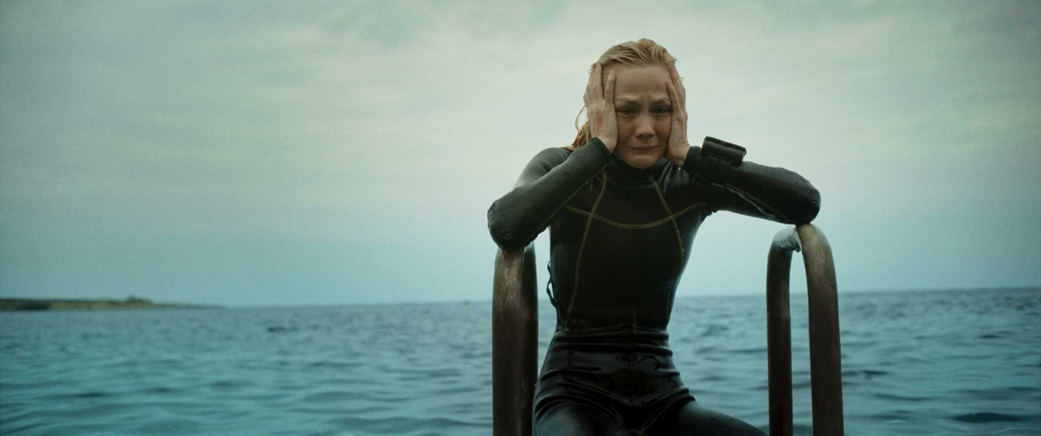 ‘The Dive’ (2023) Review - Survival Thriller Floats Just Above The Water