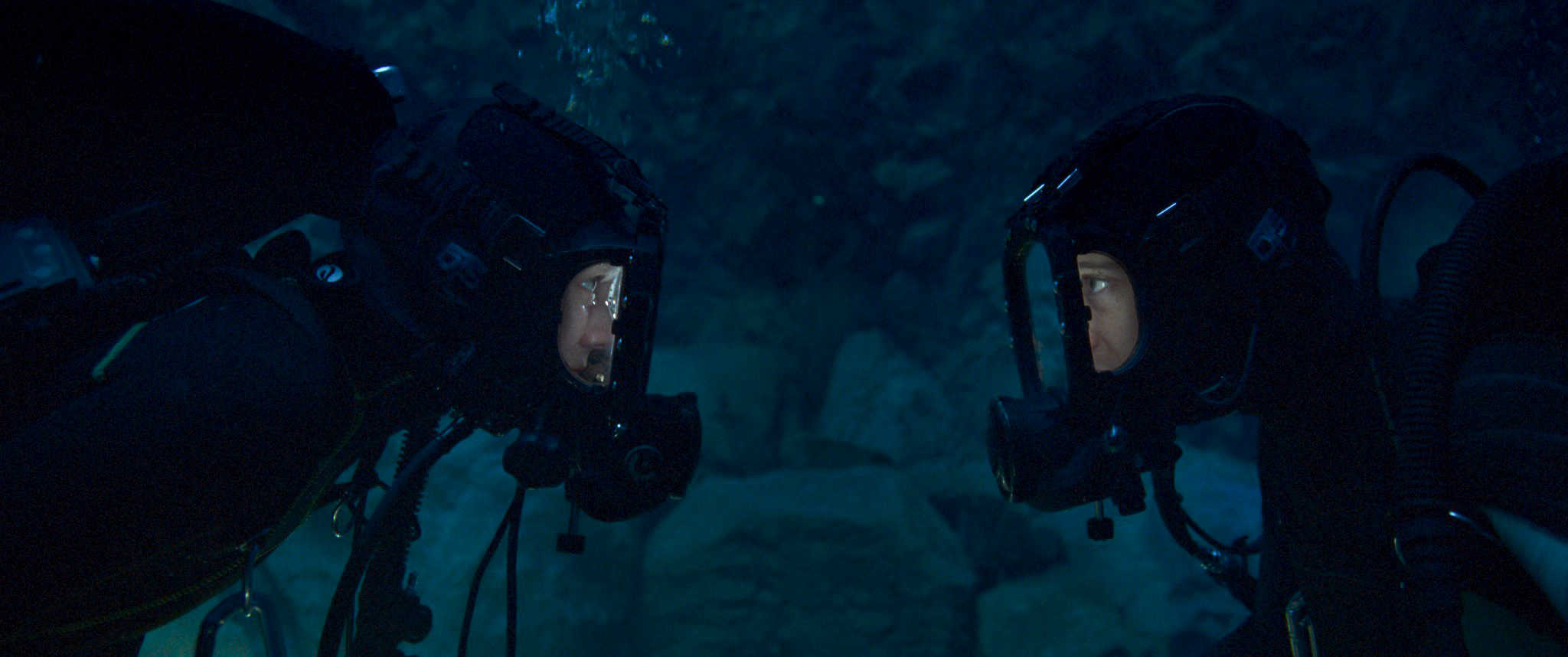 ‘The Dive’ (2023) Review - Survival Thriller Floats Just Above The Water