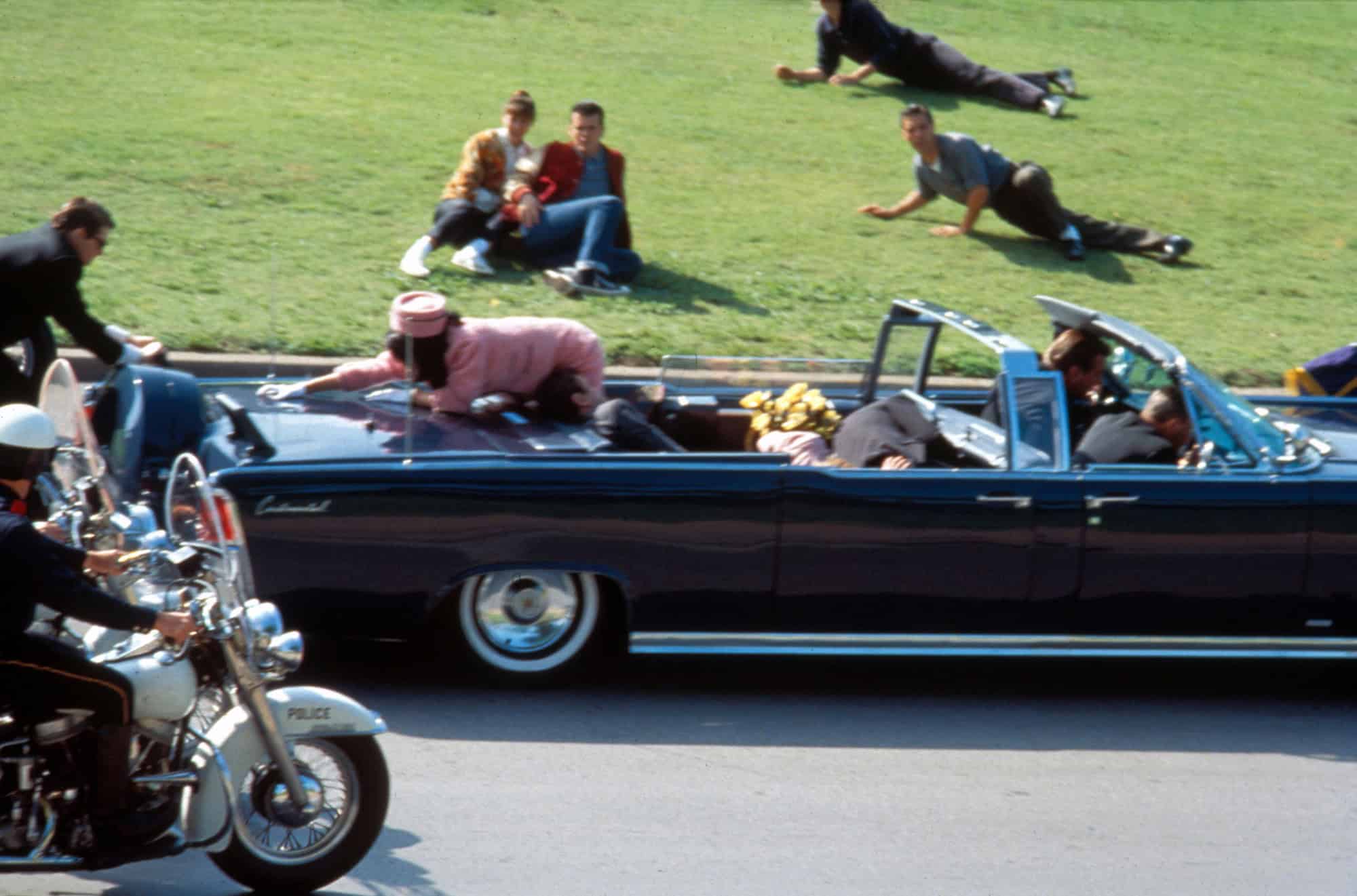 'JFK' 4K UHD Blu-Ray Review - A Conspiracy Epic For The Ages - Geek ...